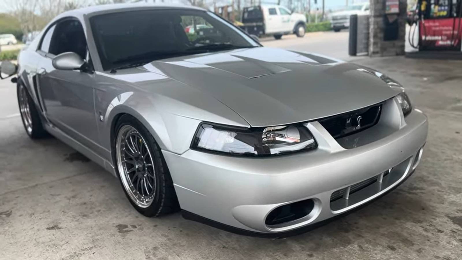 Watch: Nasty Ford Mustang SVT Cobra Puts Down 850 HP On Dyno