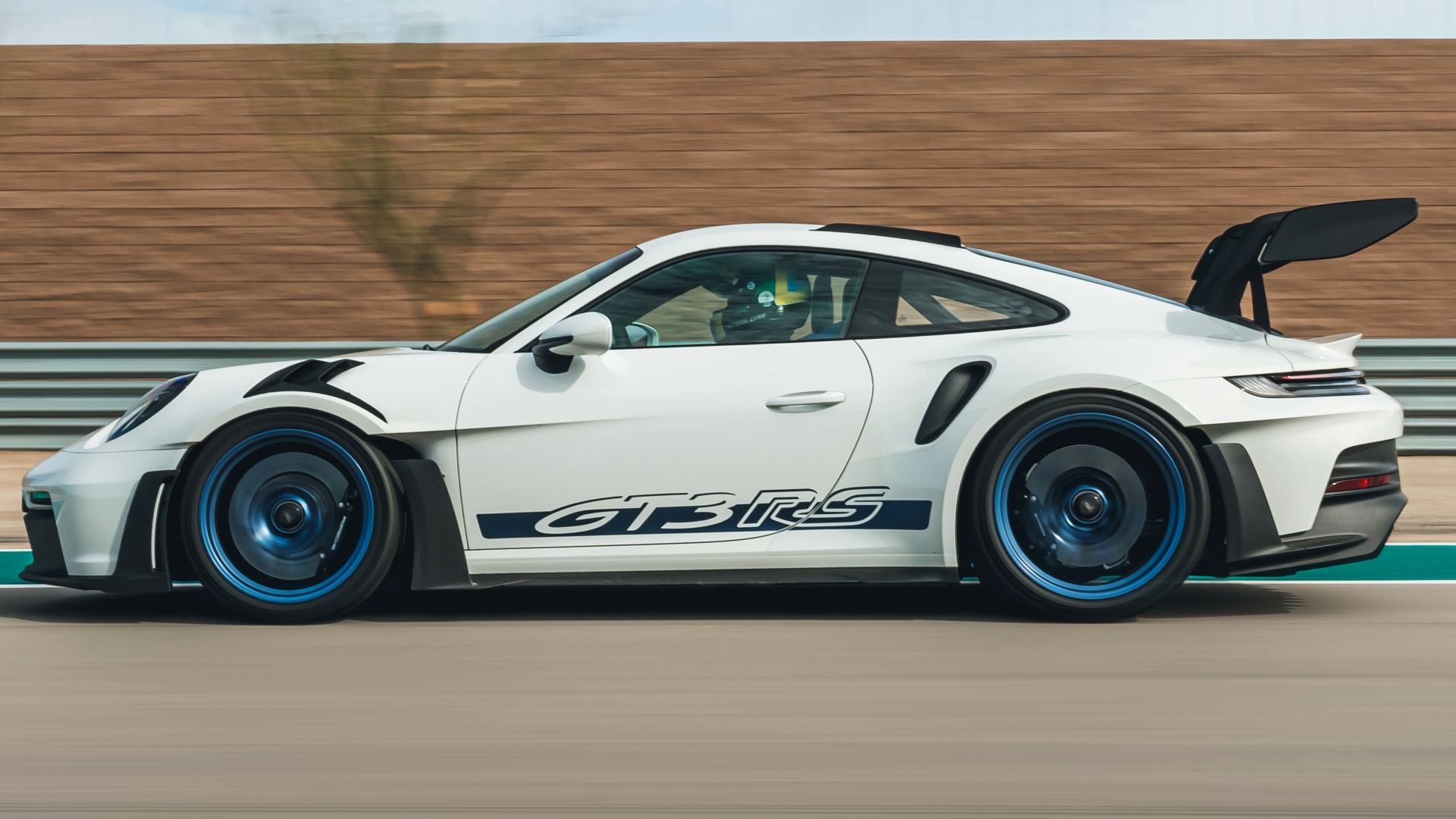 A Complete Guide To The 2024 Porsche 911 GT3 RS