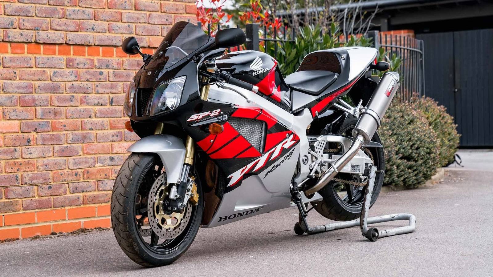 Here's What You Need To Know Before Buying A Honda VTR1000