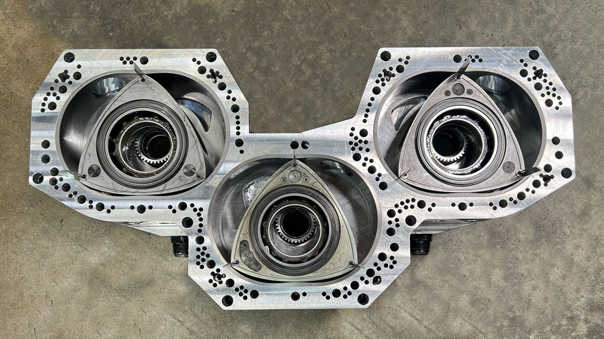 The Biggest Displacement Ford V8 Engines Ever Produced That Ended Up In ...