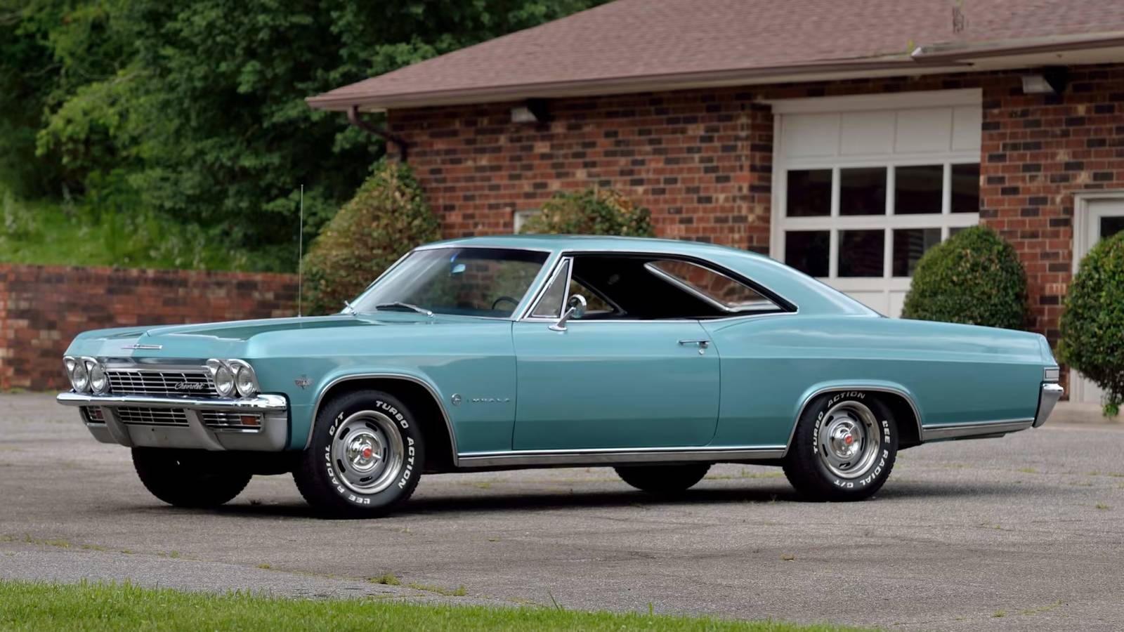 Here's Why The 1965 Chevy Impala Still Holds The U.S. Annual Sales ...