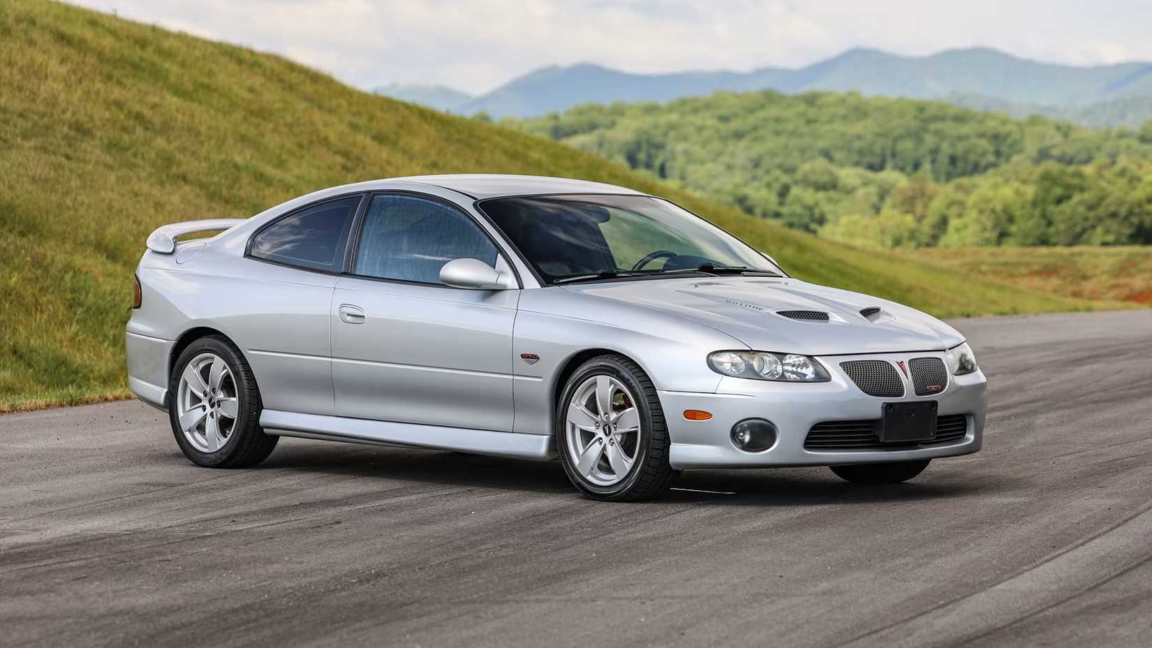 10 Muscle Cars Under $40,000 For Maximum Performance And Thrills