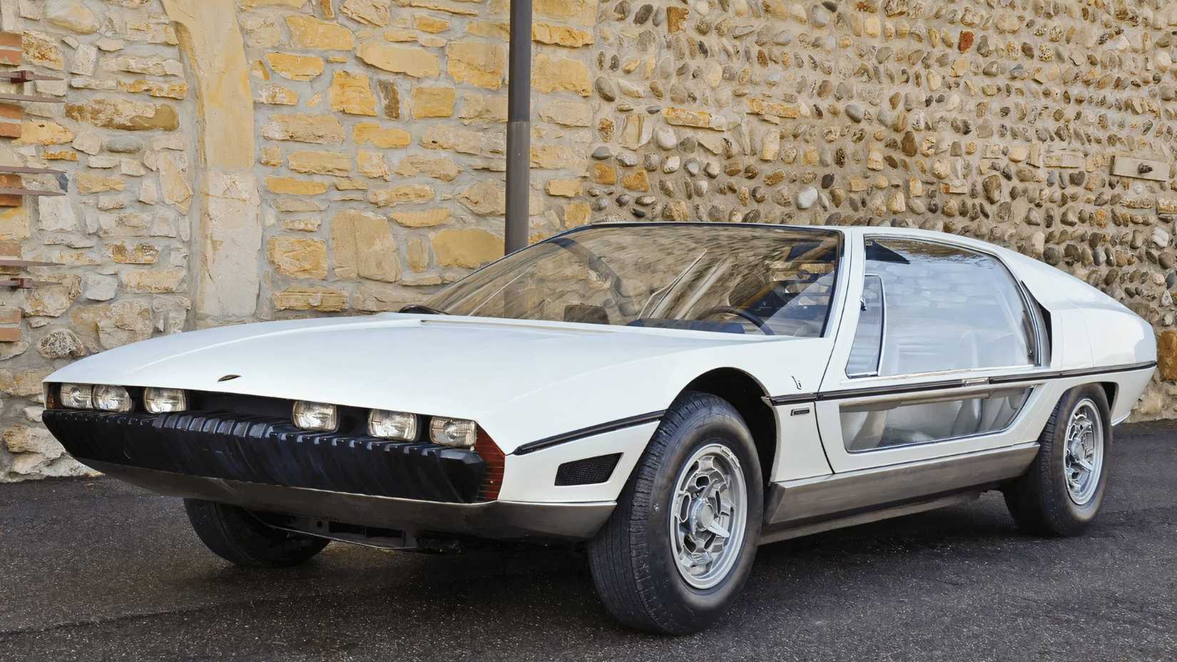 Lamborghini Ditched This Amazing Super Sedan To Build The Urus