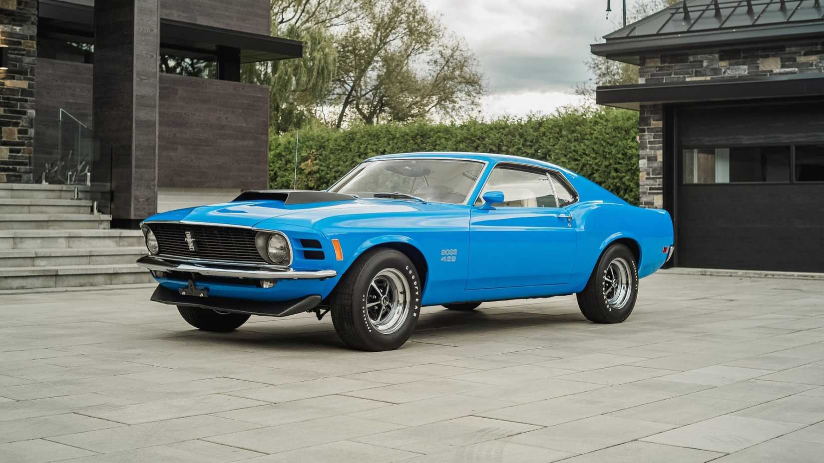 Here's How The Ford Boss 429 V8 Compares To The 426 Hemi