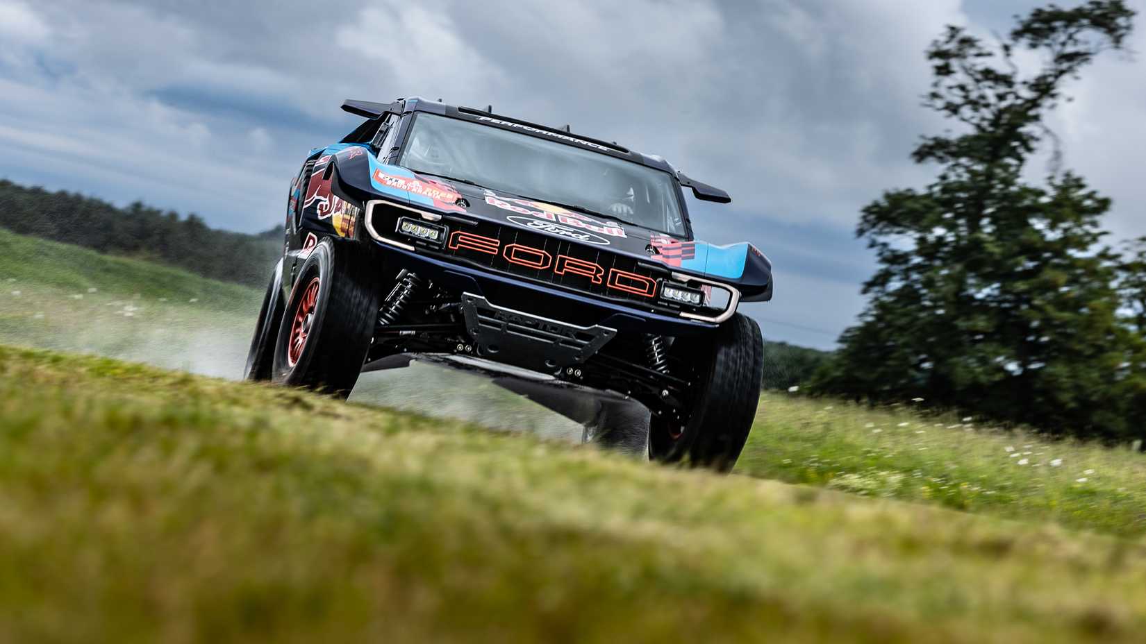 Former Ford Engineer Reveals Plans For World’s First All-Terrain Hypercar