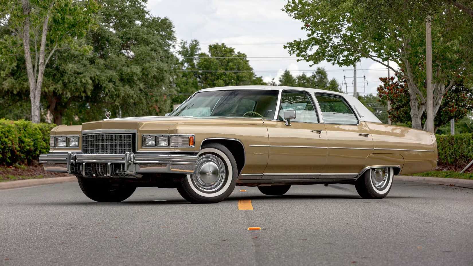 Every Car Powered By The World's Biggest Displacement V8 Engine, Ranked ...