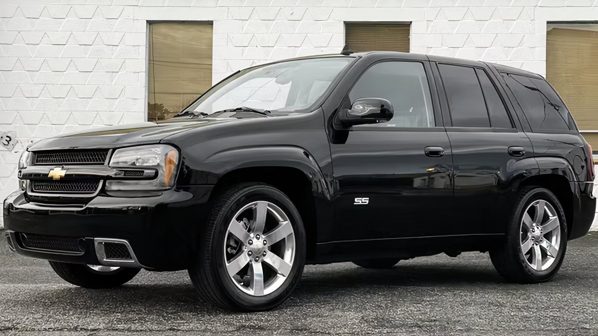 10 Fast Sleeper SUVs With Bulletproof Reliability