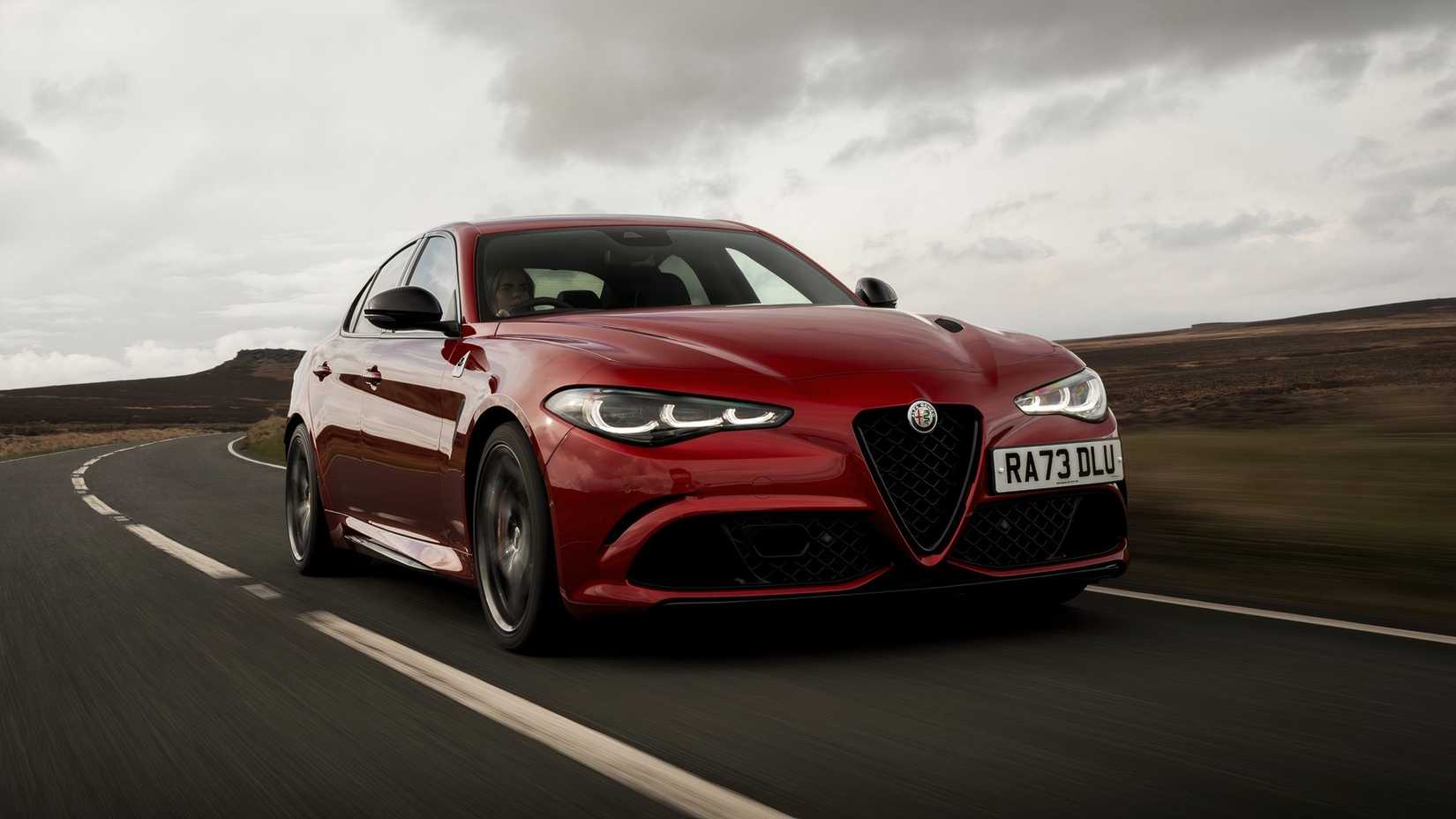 10 High-Performance Sedans That Accelerate Like A Supercar