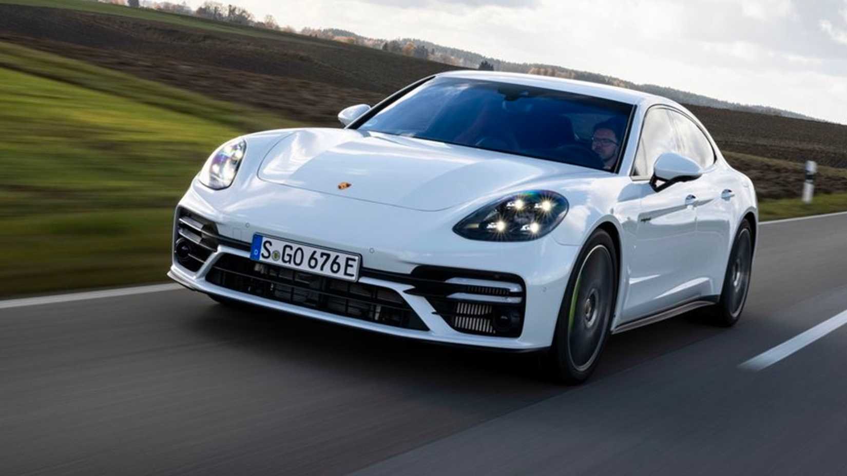 10 High-Performance Sedans That Accelerate Like A Supercar