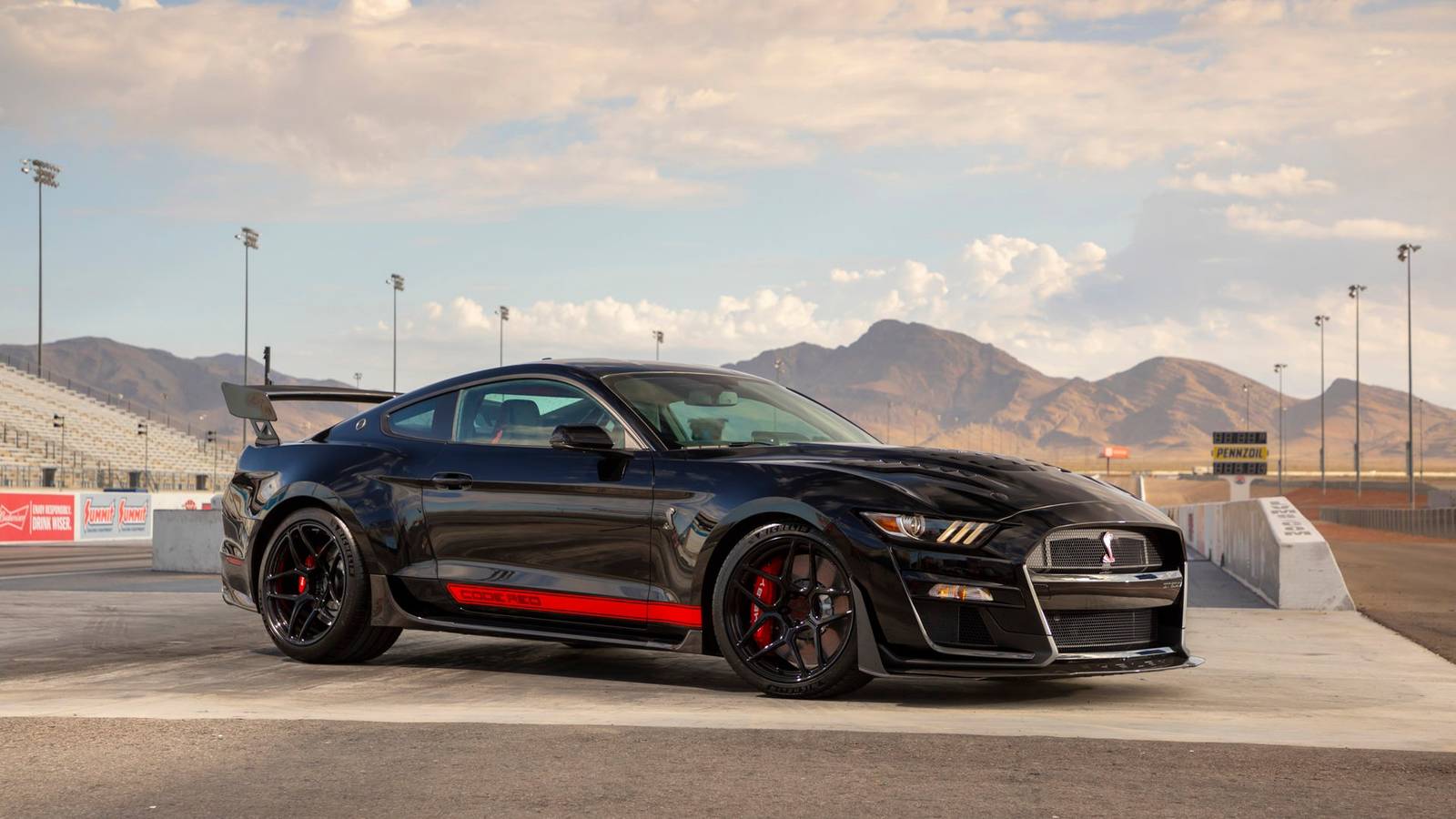 Shelby GT500 Code Red Smashes Eight-Second Quarter