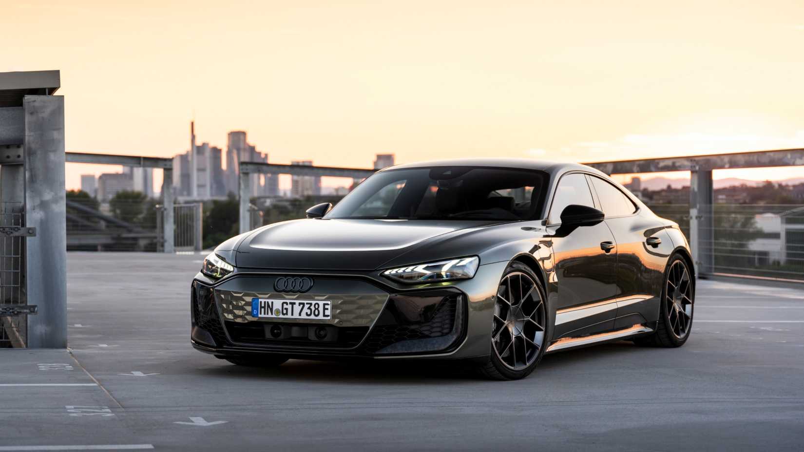 10 High-Performance Sedans That Accelerate Like A Supercar