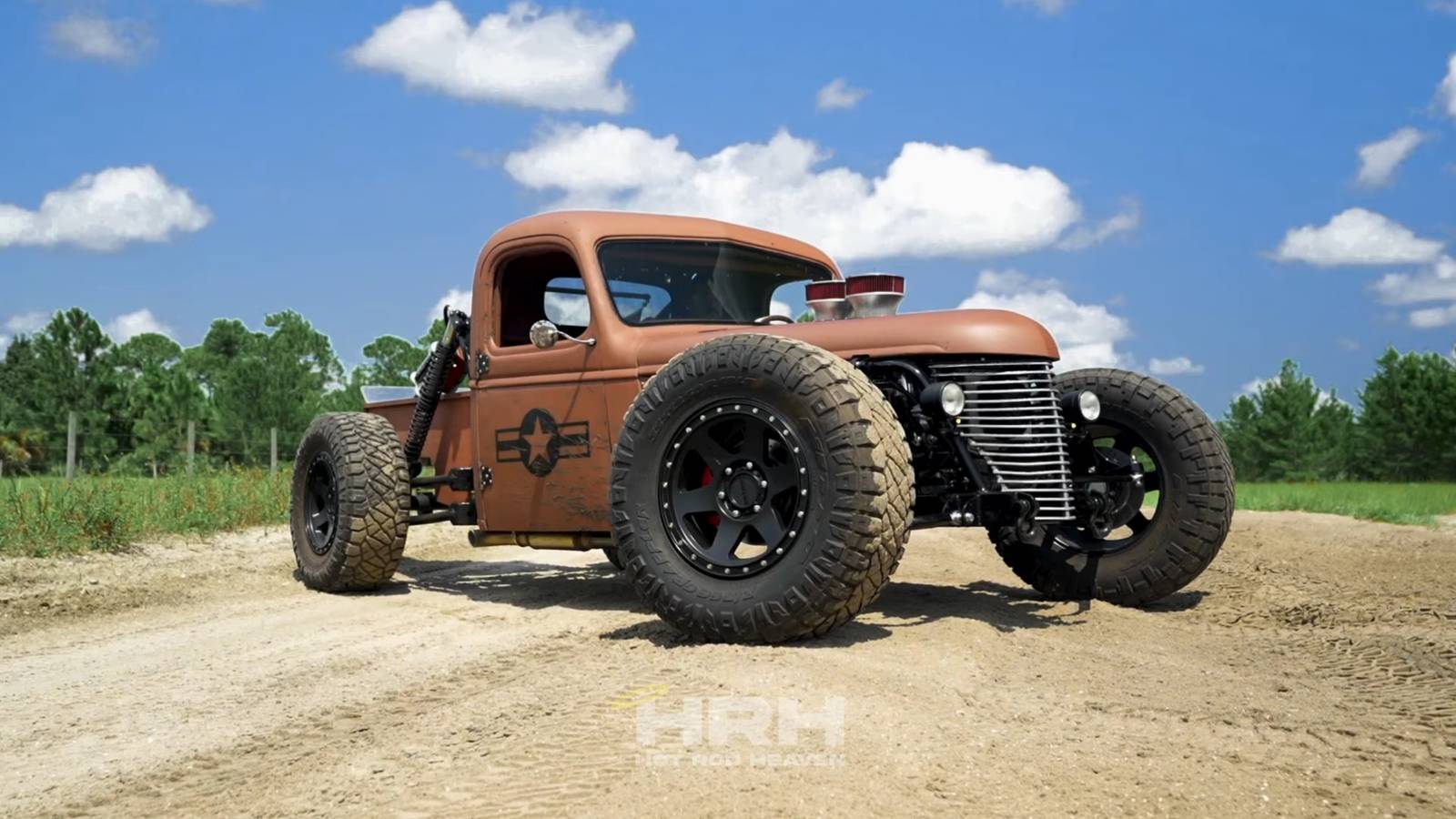 Florida Man’s Incredible Tilt-Hood 1940 Chevy Hot Rod Turns Heads
