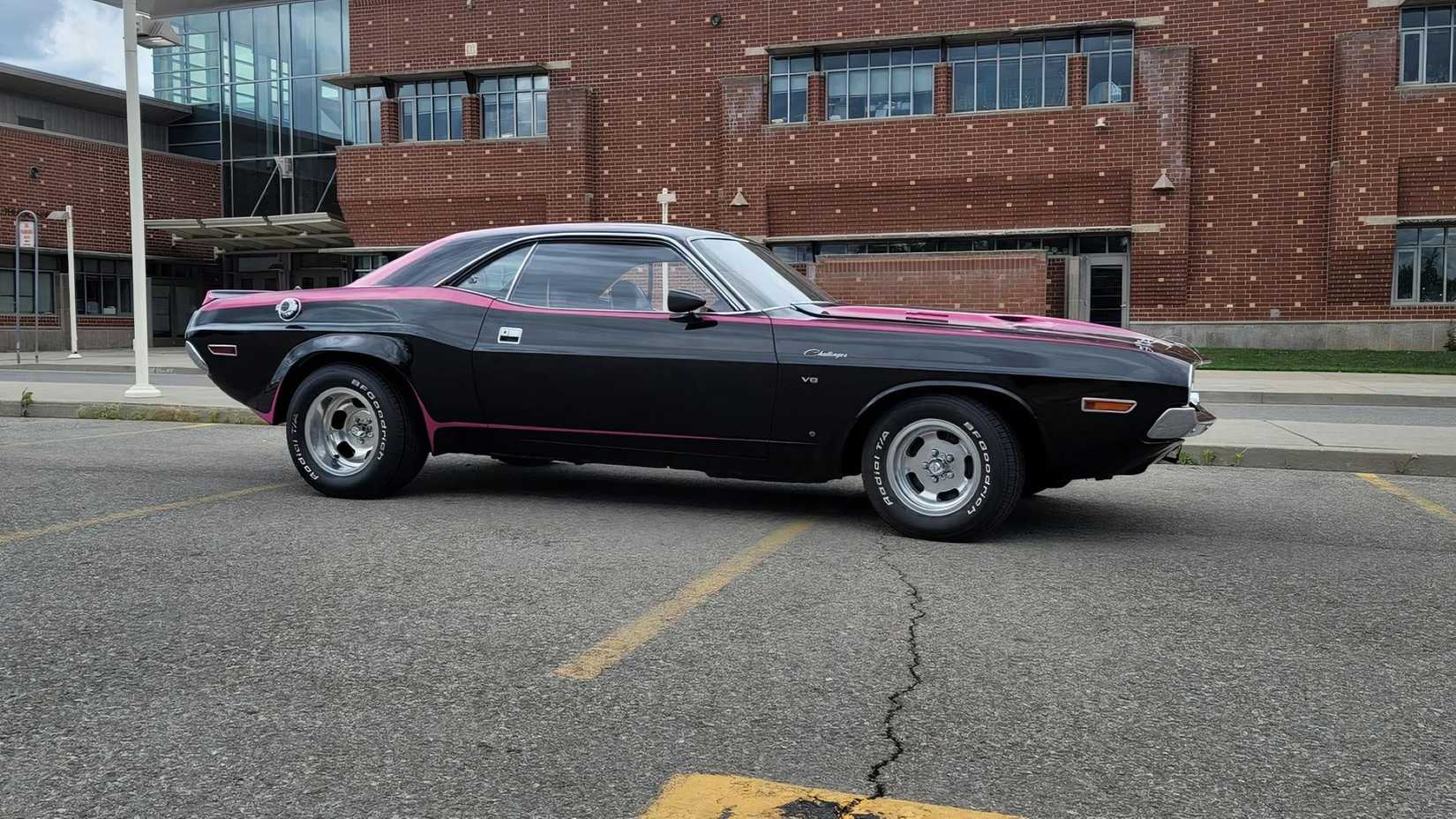 Dodge Charger vs. Challenger: Comparing Performance, Practicality, and ...