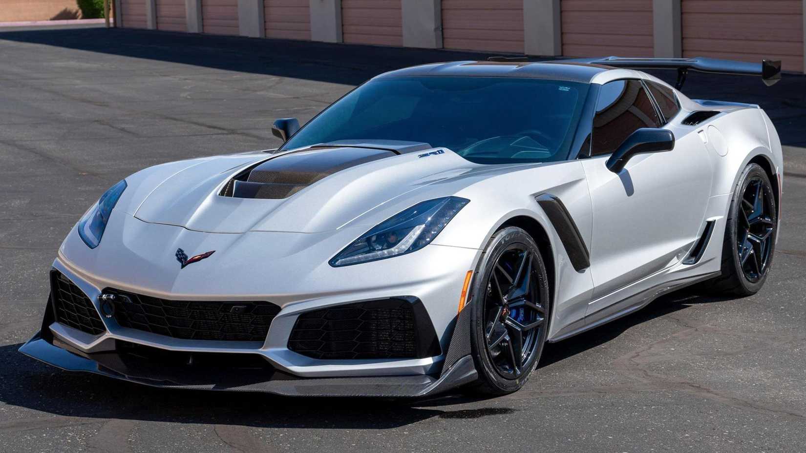 The Only Gas-Powered American Cars That Can Reach 60 MPH In Under 3 Seconds