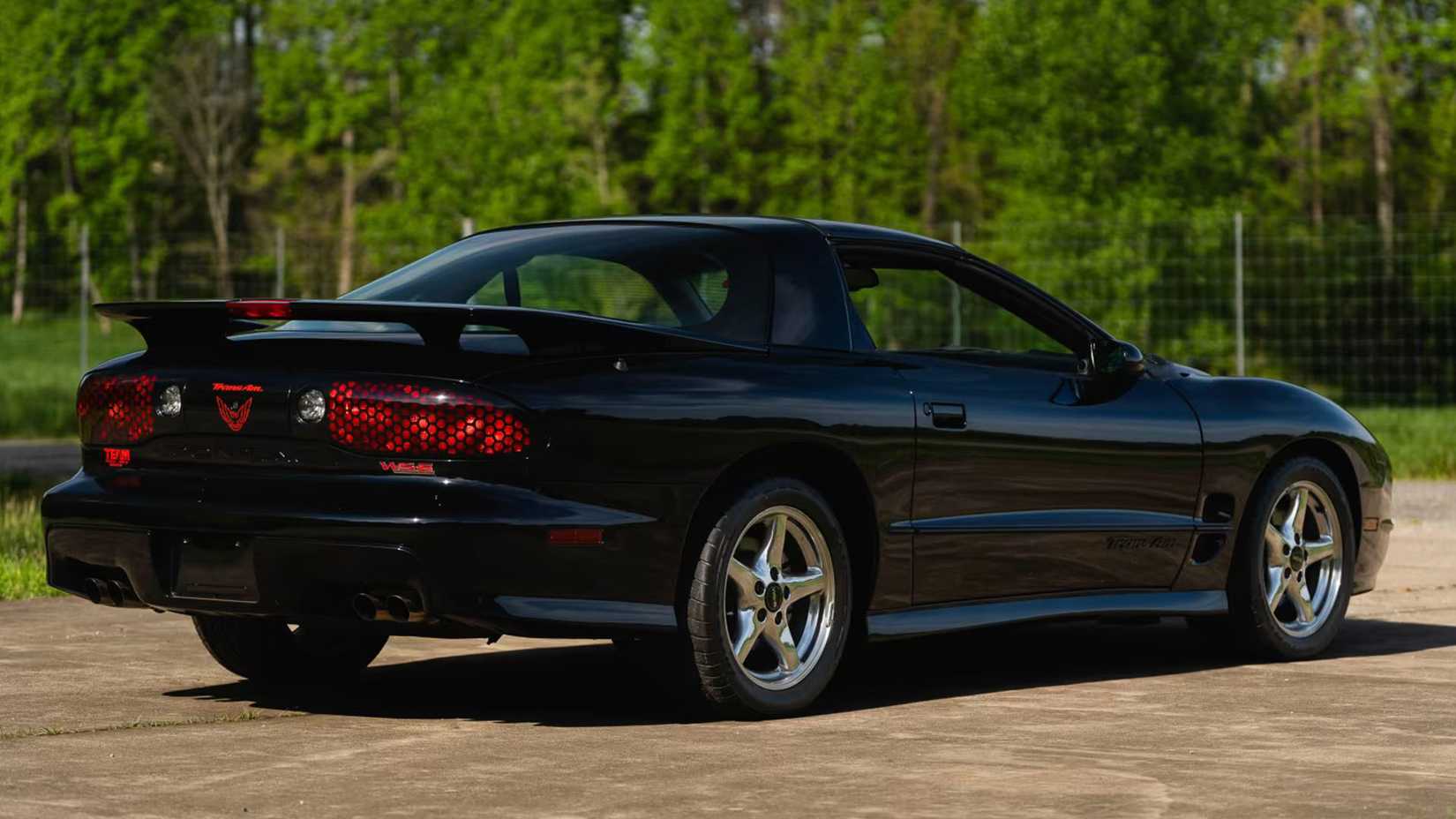 The Last Firebird: Pontiac's Trans Am WS6 Is A Serious Muscle Car Bargain