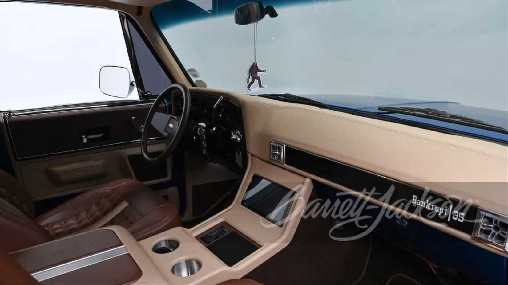 Custom-Built Chevrolet C30 Dually Blends Classic And Contemporary