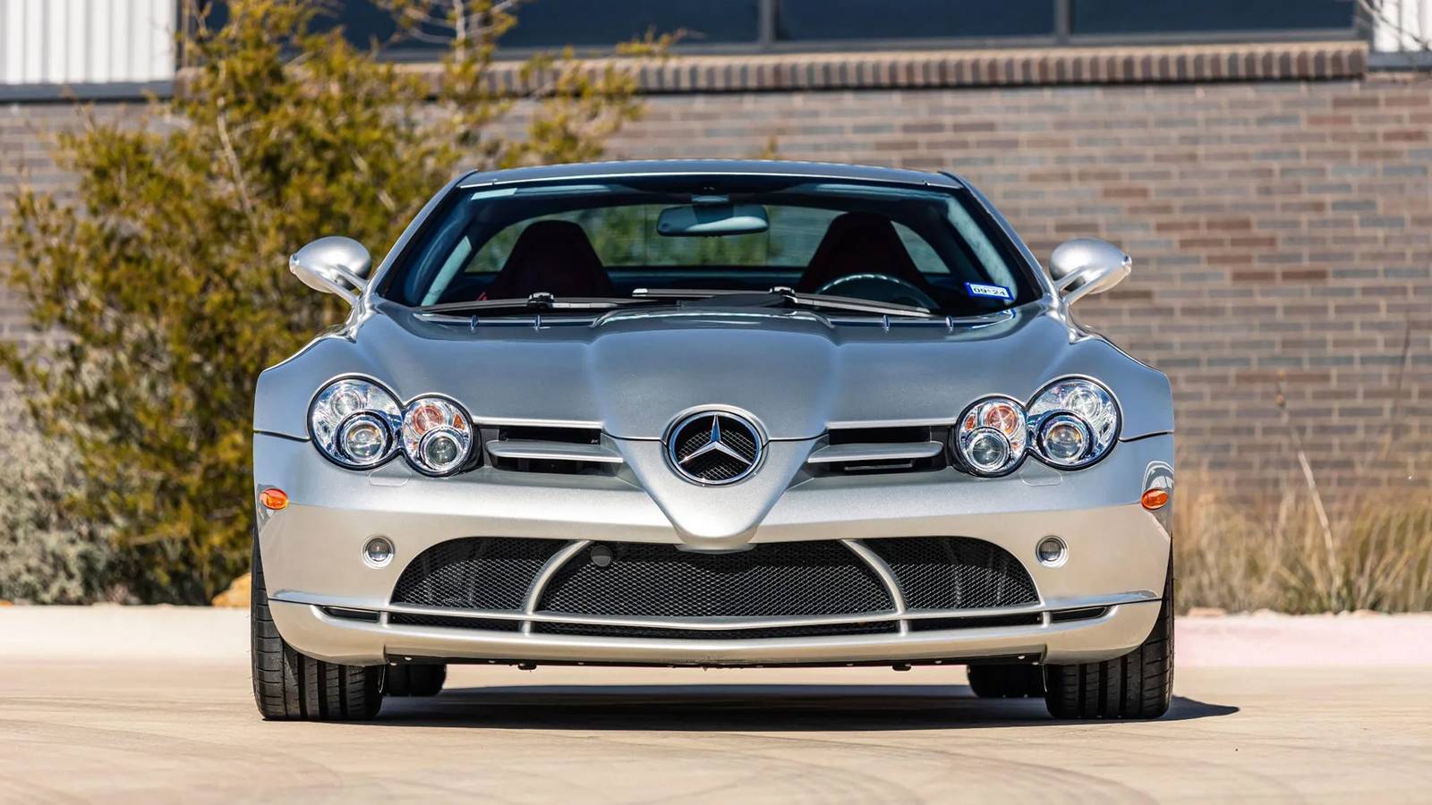 Iconic Mercedes SLR McLaren Is Selling For The Price Of A Used Minivan