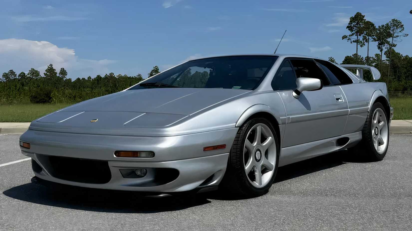 Budget Supercar: Here's What The Lotus Esprit V8 Is Worth Today