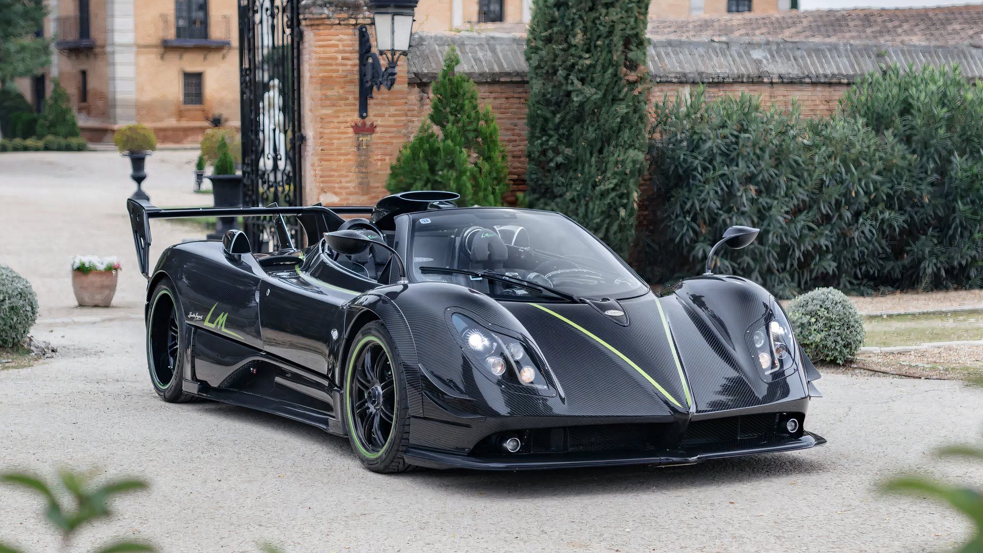The World First Pagani Huayra Manual Roadster Is Valued At $6.9 Million