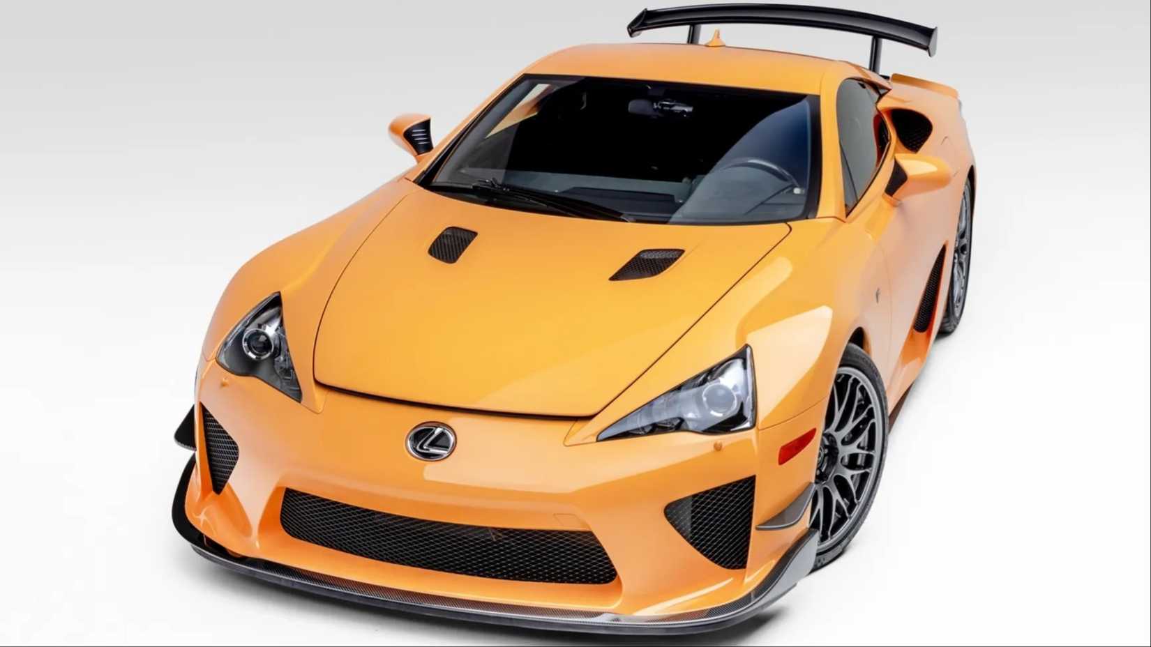 This Lexus LFA Roars Like An Angel In A 3 Hour Soothing Video