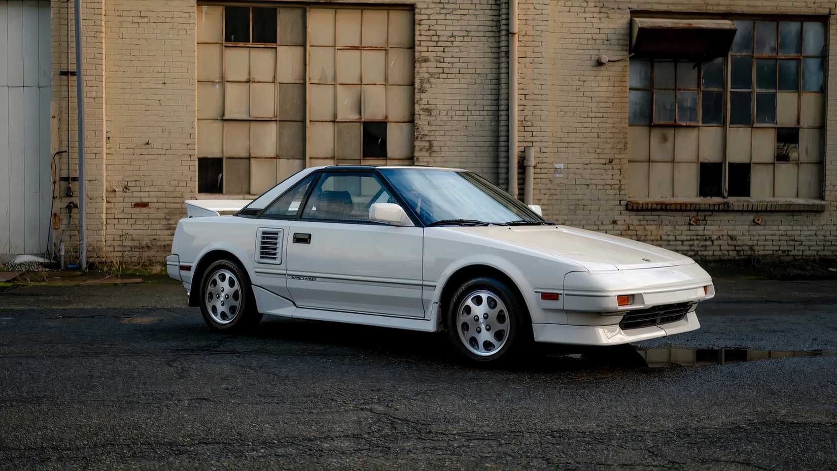 12 Most Lightweight RWD Sports Cars You Can Buy On A Budget