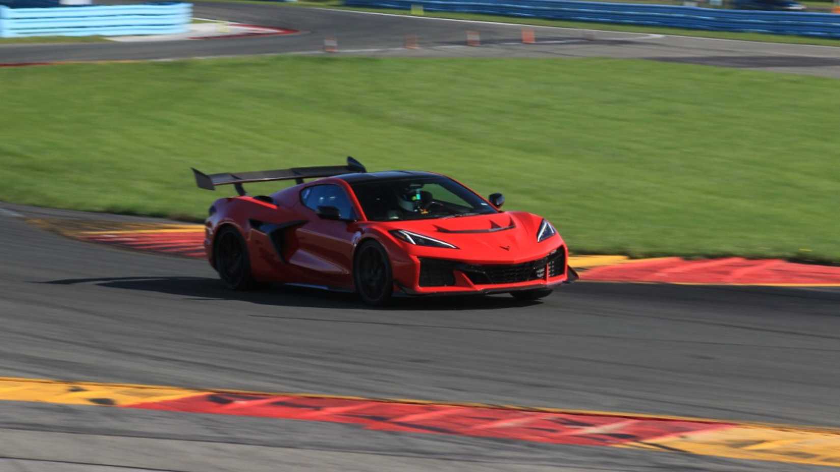 10 Most Insane Features That Make The Corvette C8 ZR1 A Supercar Slayer