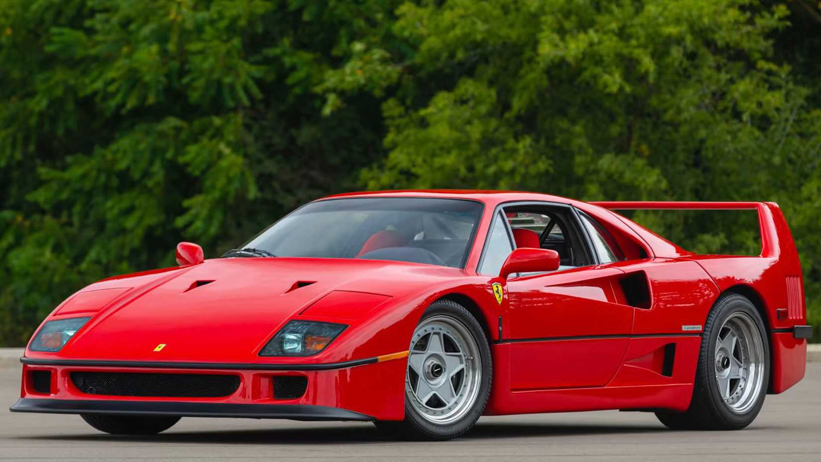 The First Production Car to Hit 200 MPH Used One Of The Smallest Twin ...