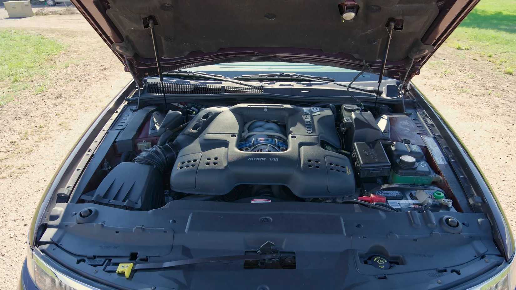 How The Lincoln Mark VIII Beat BMW And Mercedes At Their Own Game