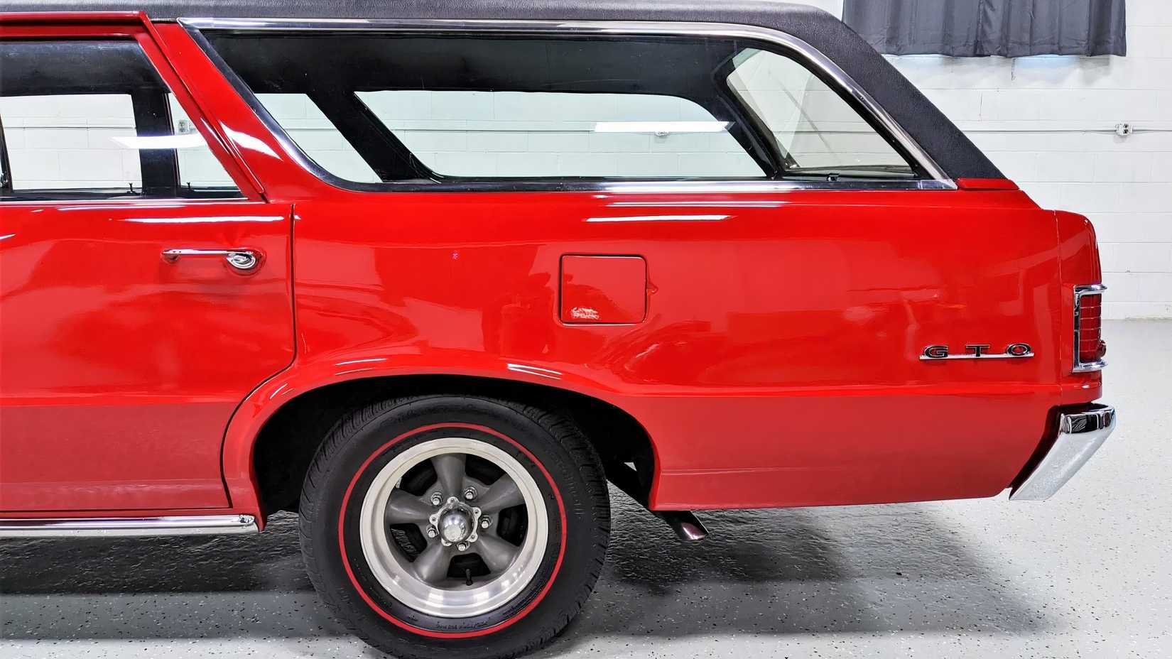 Pontiac Built The World's First Muscle Wagon