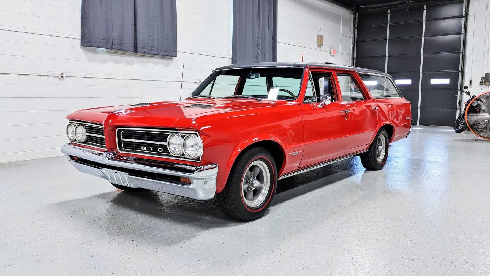 Dodge Built A Muscle Car Wagon With 325 HP... In The '60s!