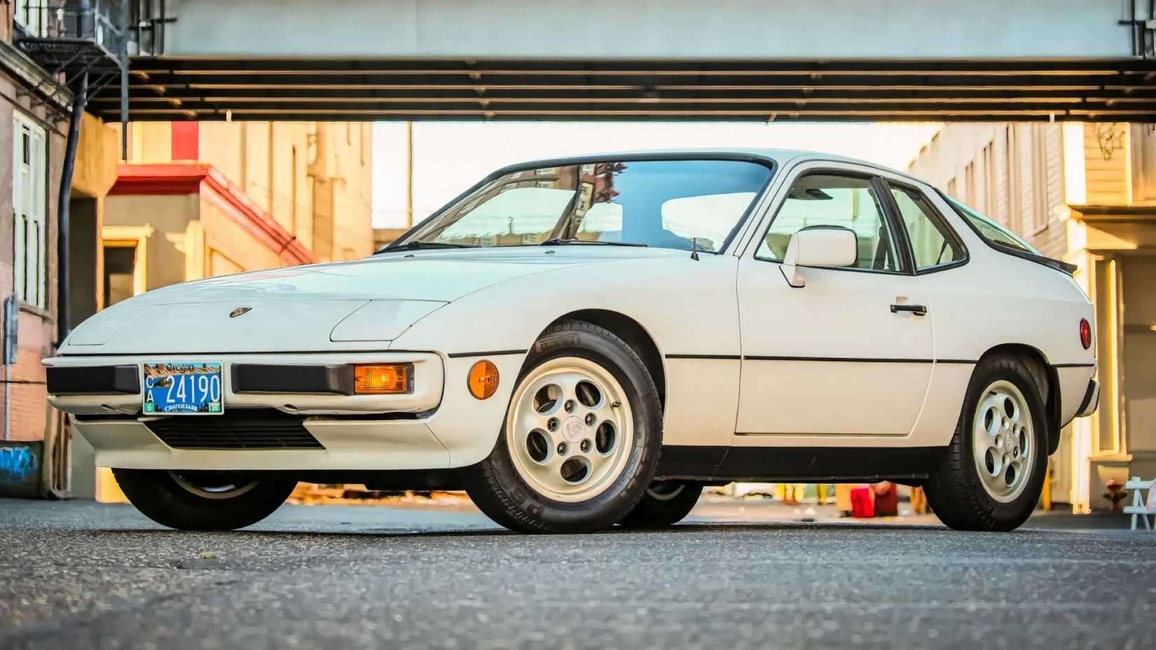 10 Classic RWD Sports Cars That Are Actually Worth Every Penny In 2025