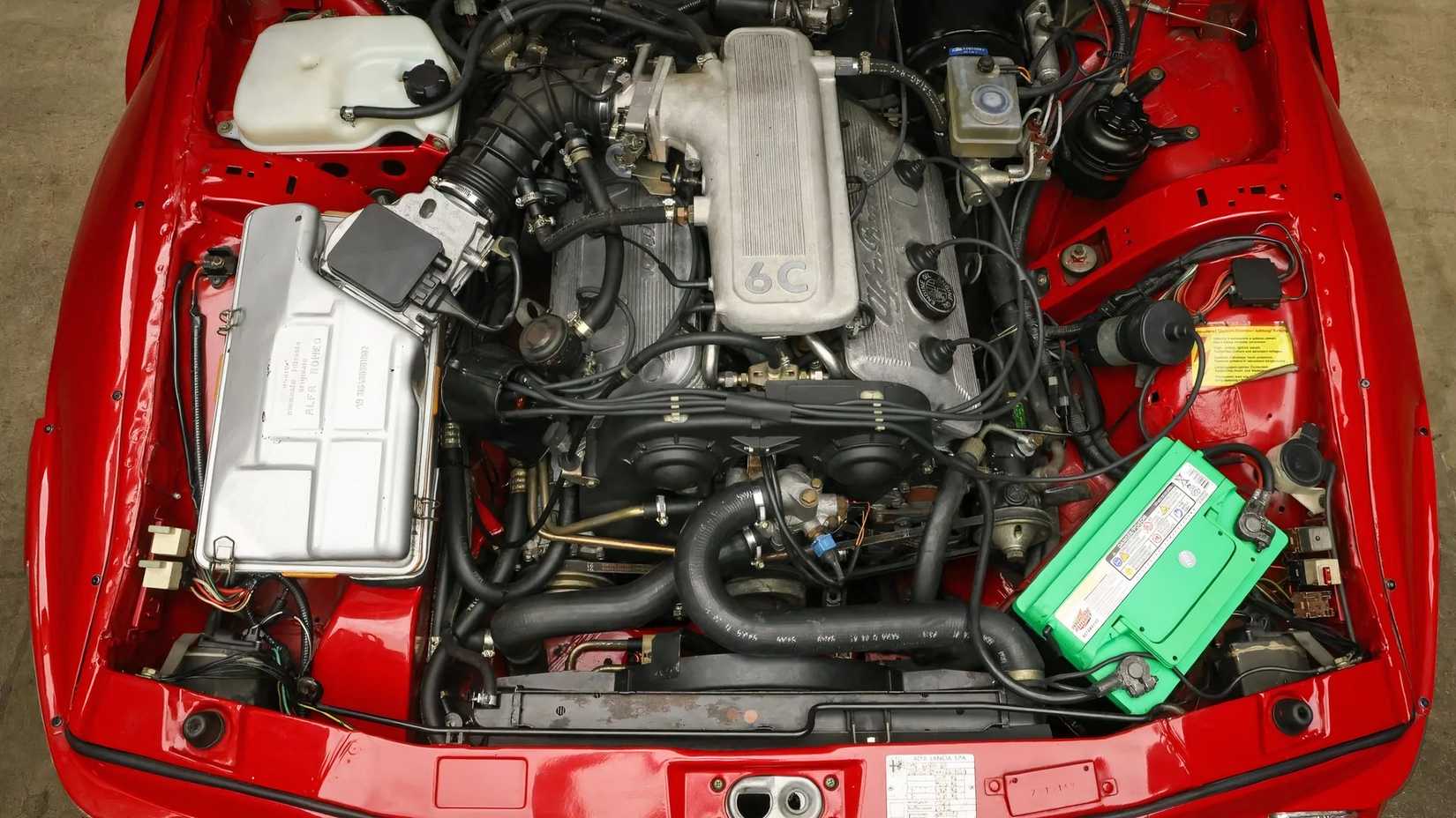Alfa Romeo's Forgotten "Monster" Is One Of The Rarest Cars Of The '90s