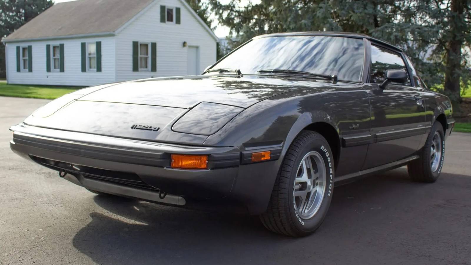 Museum Owners Need To Check This Original 1982 Mazda RX-7
