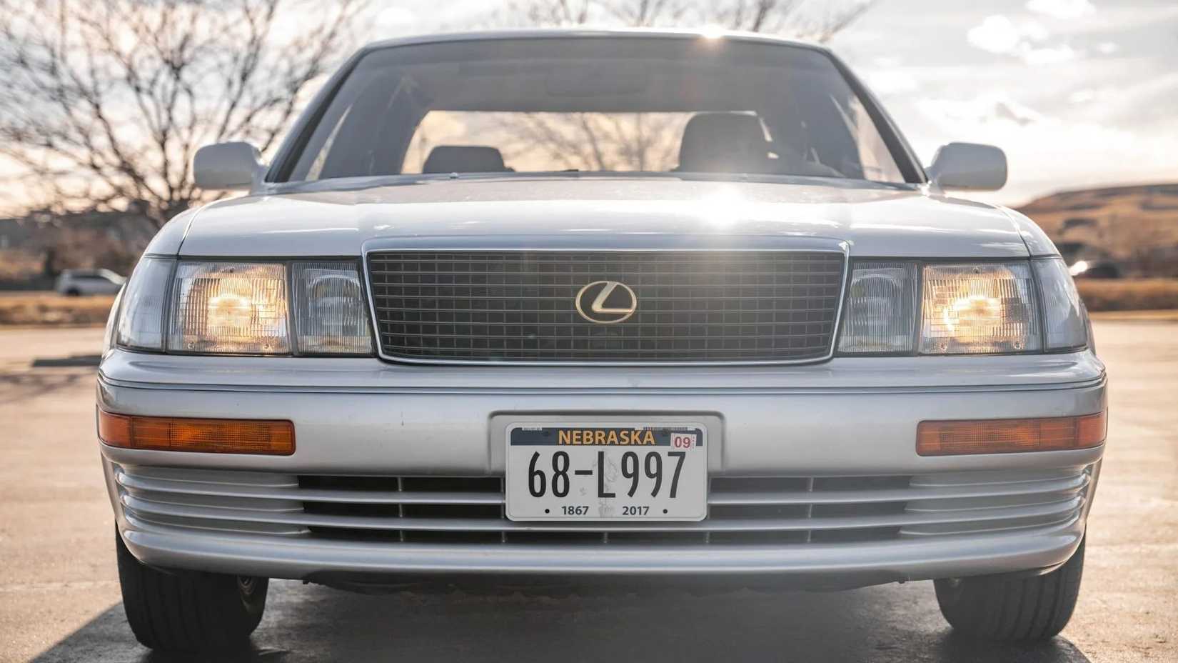 The '90s Sedan Redefined Japanese Luxury Is Now A Crazy Bargain