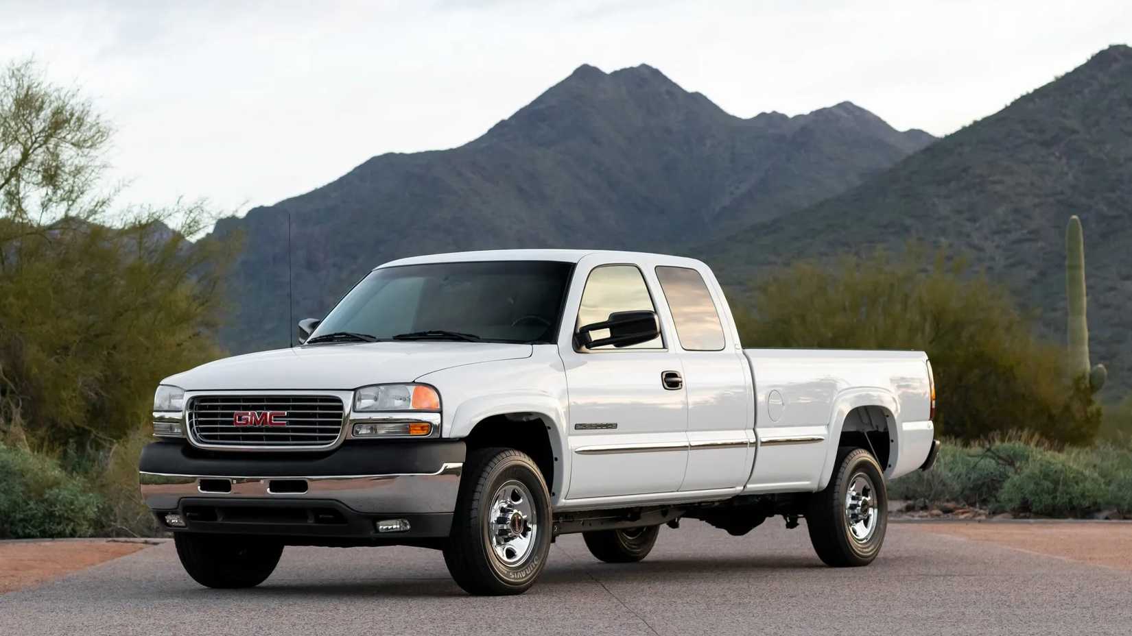 10 Massive Full Size Pickup Trucks That Are Now Dirt Cheap