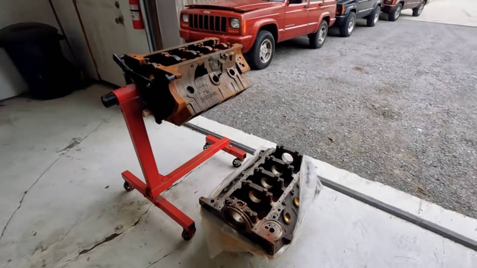 426 Hemi Vs Big Block Chevy: A Closer Look At Two Of Detroit's Greatest ...