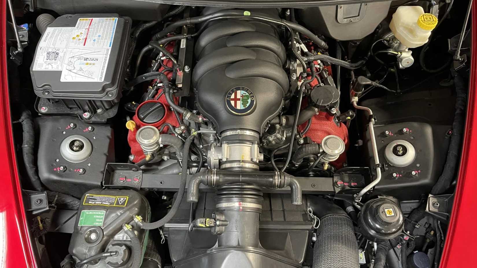 Alfa Romeo's Forgotten Supercar Is A Rare Ferrari And Maserati Love Child