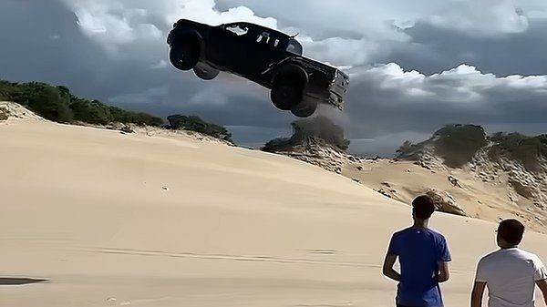 Ford Ranger Raptor Jumps Higher Than Your House, Comes Down Hard