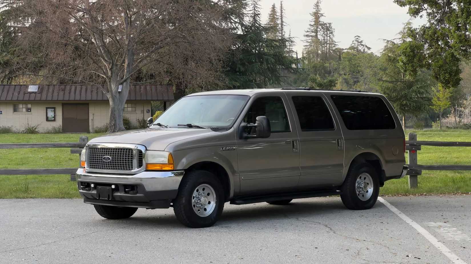 The Only Seven Naturally Aspirated V10 Cars You Can Still Afford