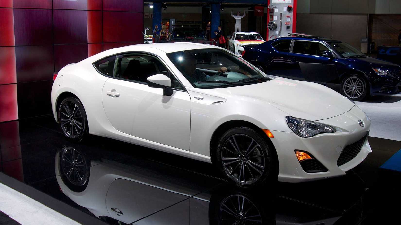 9 Dirt-Cheap Performance Cars That Don’t Need Mods to Be Fun