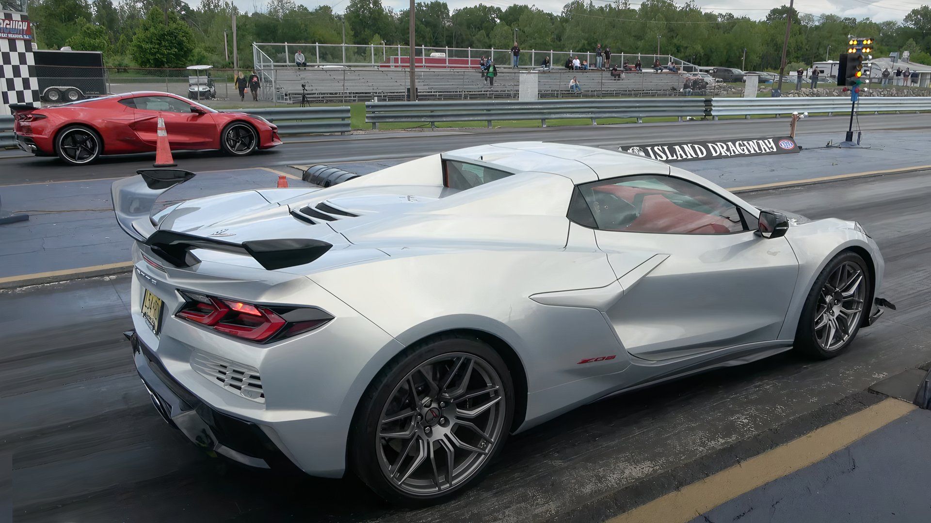 Corvette E-Ray And Z06 Race To See Which Chevy Sports Car Is Faster