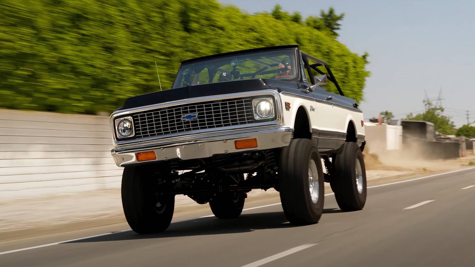 1972 Chevrolet Blazer Restomod Gets LS3 Power And Massive Lift