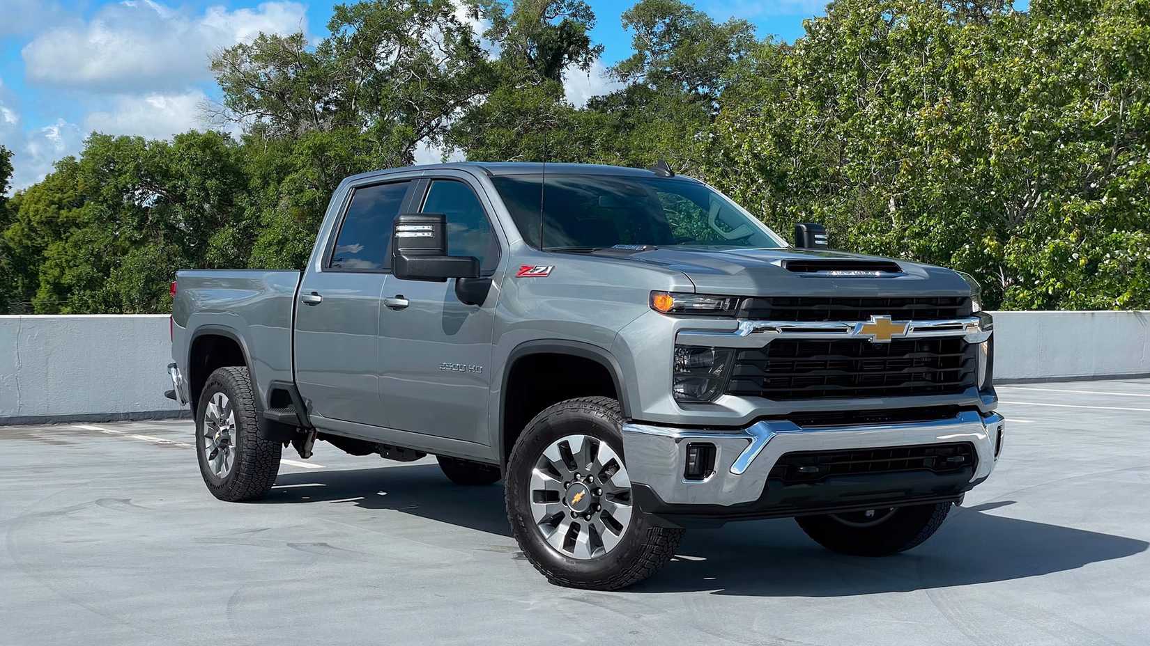 10 Absolute Best V8 Trucks For Long-Term Reliability