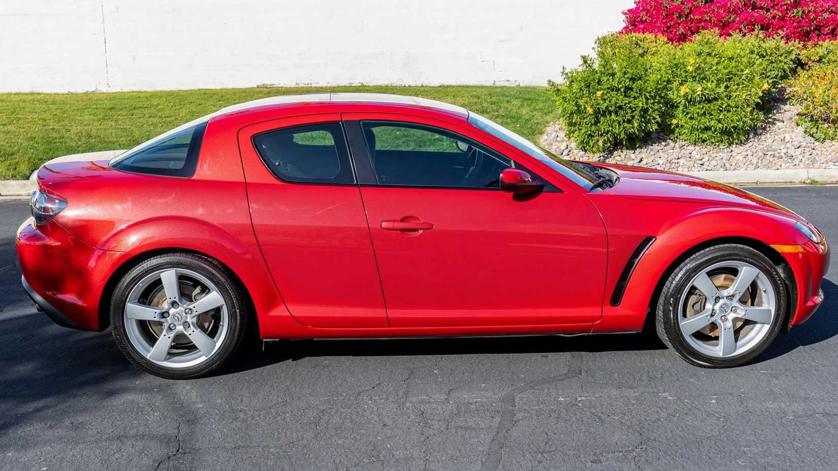 The Mazda RX-8 Is A Rotary-Powered Bargain Sports Car