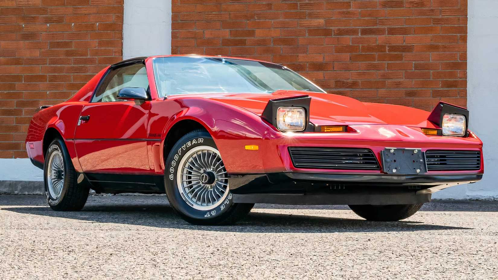10 Classic Car Features No One Could Live Without That We've All Forgotten