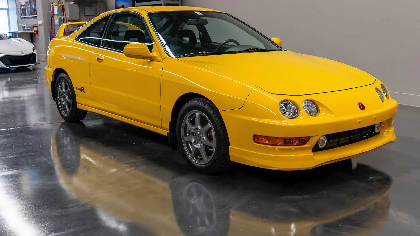This Integra Type R Is A Rare Box-Stock Beast That Will Leave You In Awe