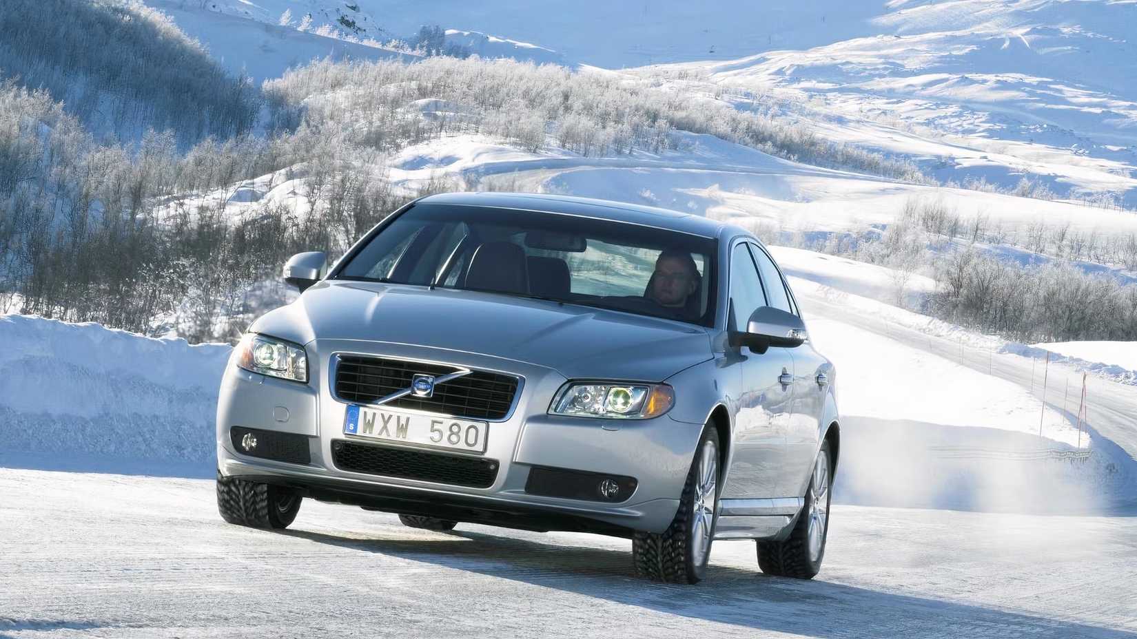 10 Reliable V8 Sedans That Cost Less Than $15K
