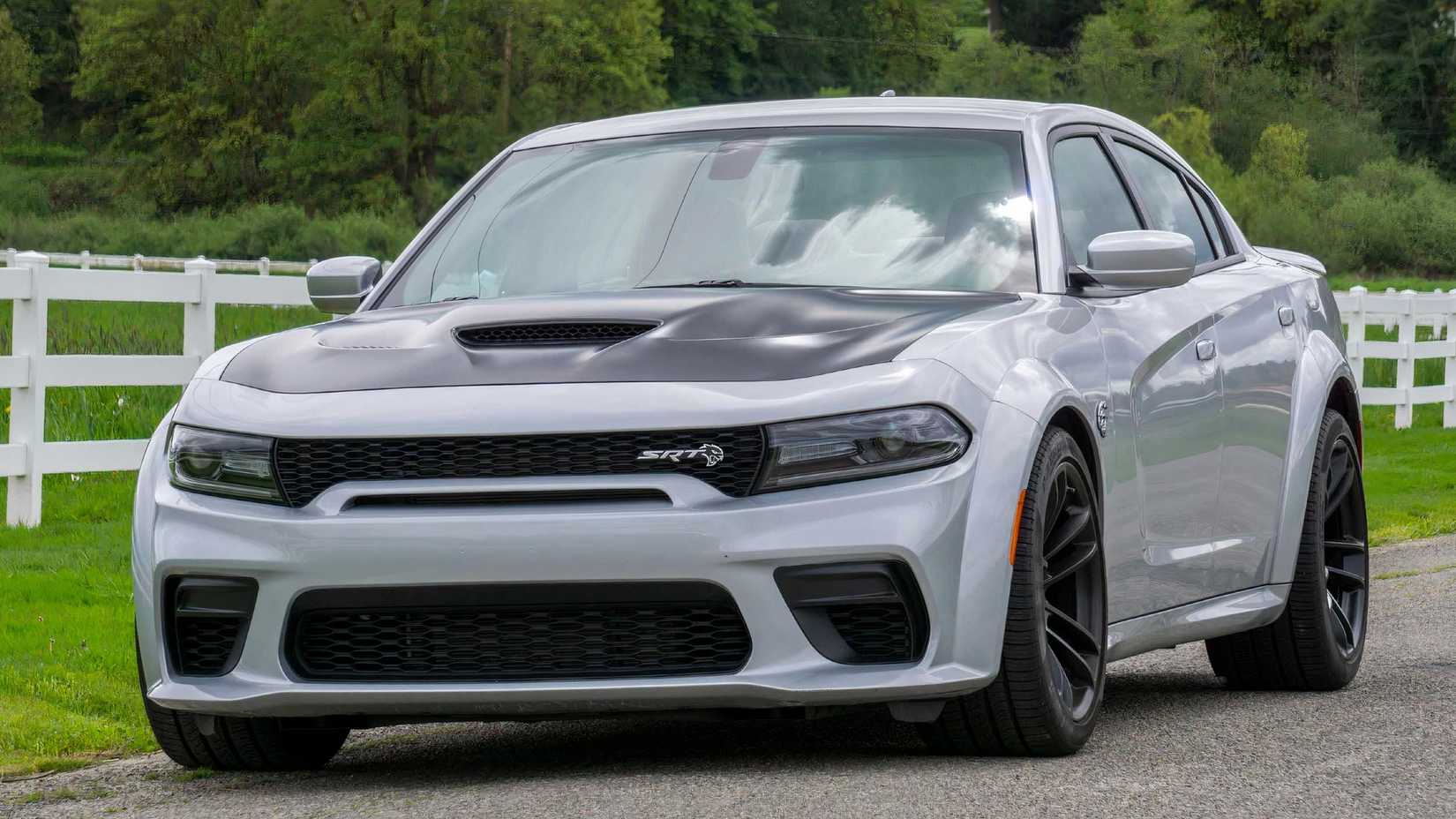 8 Muscle Cars With a Better Power-To-Weight Ratio Than The Porsche 911