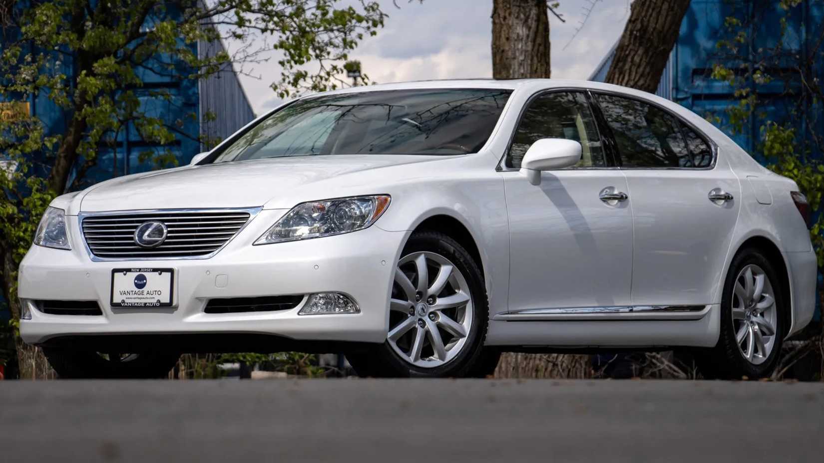 Every V8-Powered Lexus Model Ranked