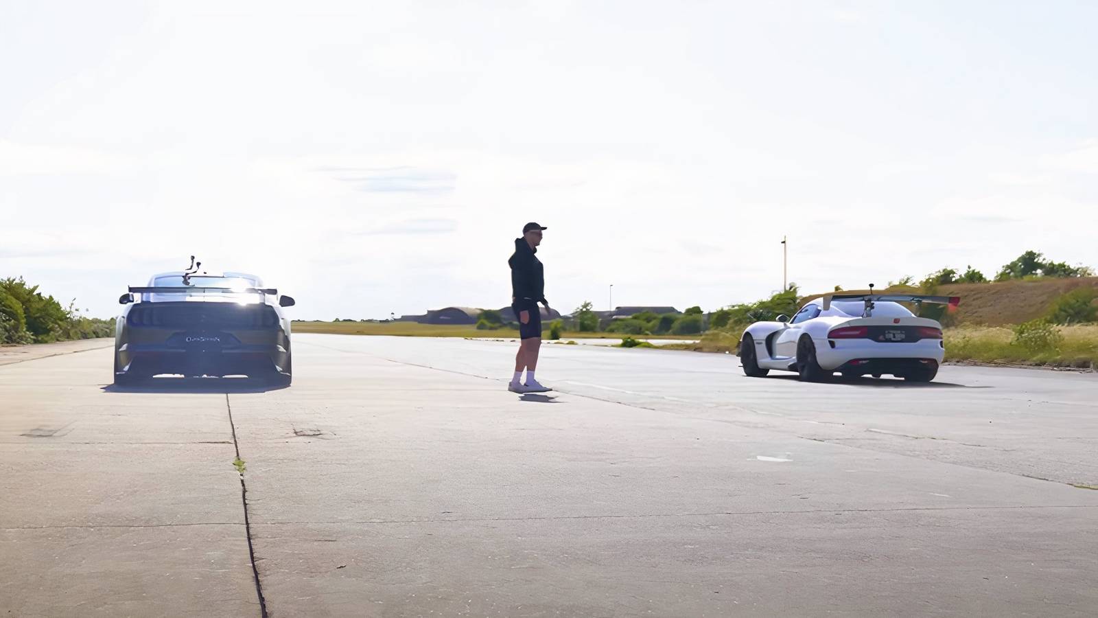 Ford Mustang Vs Dodge Viper: The Drag Racing Slug Match You Didn't Know ...